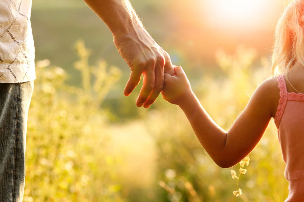 Cómo educar a un niño para fomentar la bondad, según Harvard | Babys ...